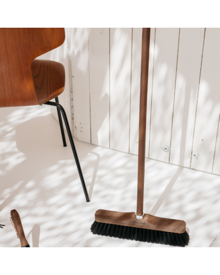 Håndlavede Fejekoste i Træ med Hestehår fra Andrée Jardin