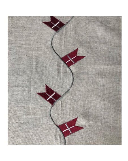 Smuk Stofdug med Dannebrogsflag - Fås i 2 Længder Kun 375,-