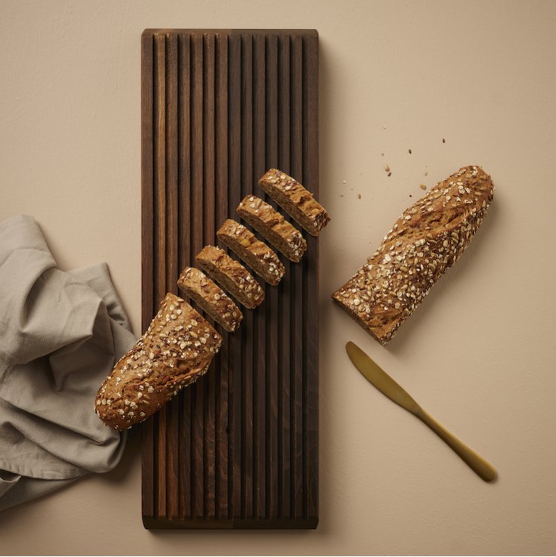 Egeplanke og Huggeblok i Massiv Eg med Riller. Gratis Fragt